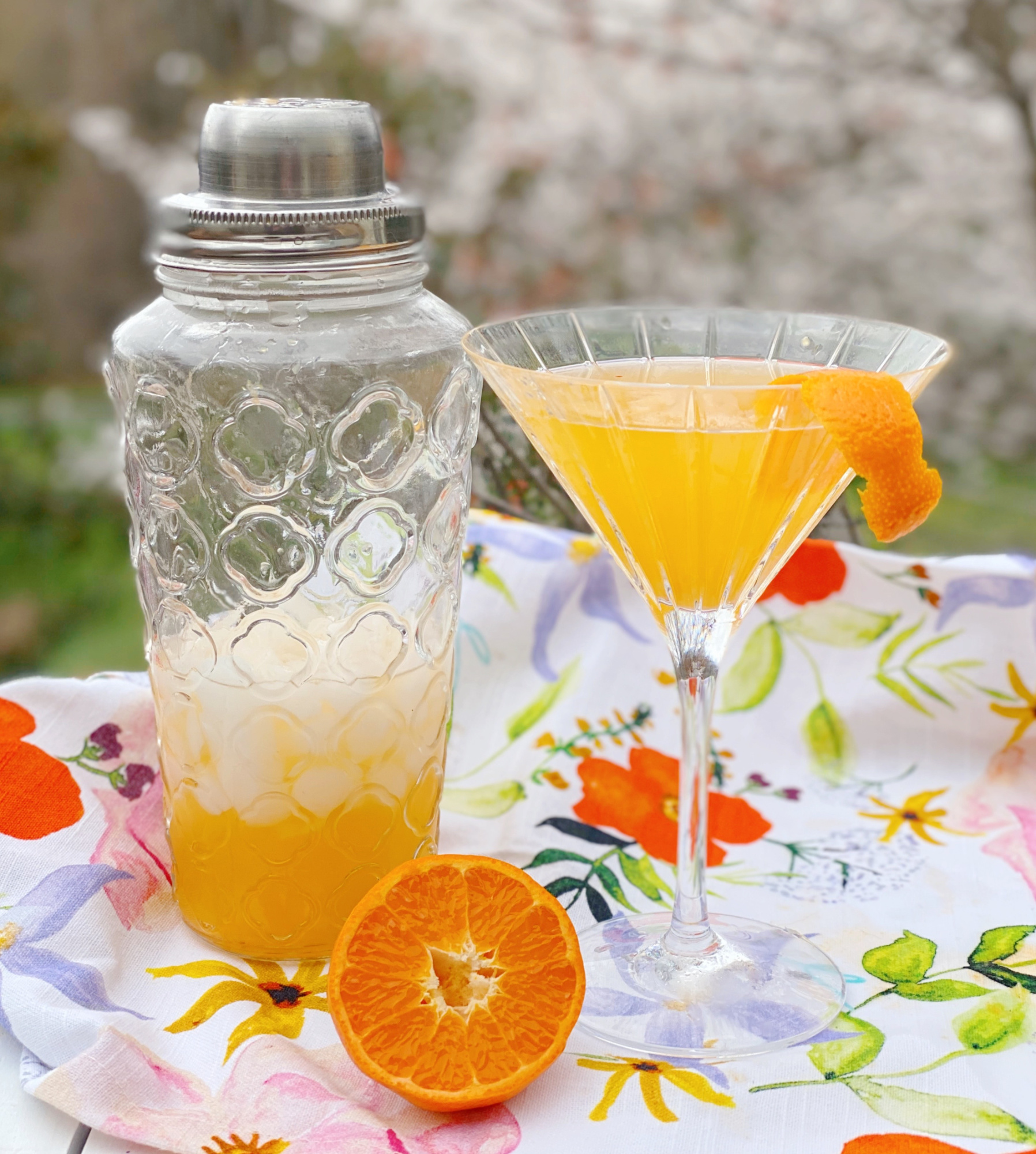 Tangy Tangerine Vodka Martini - Sparkling Charm: Seasonal Recipes and ...